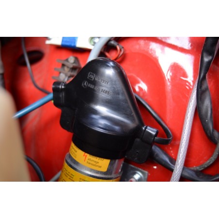 Mercedes ignition coil cap for cylindrical coils with 2 cable exits